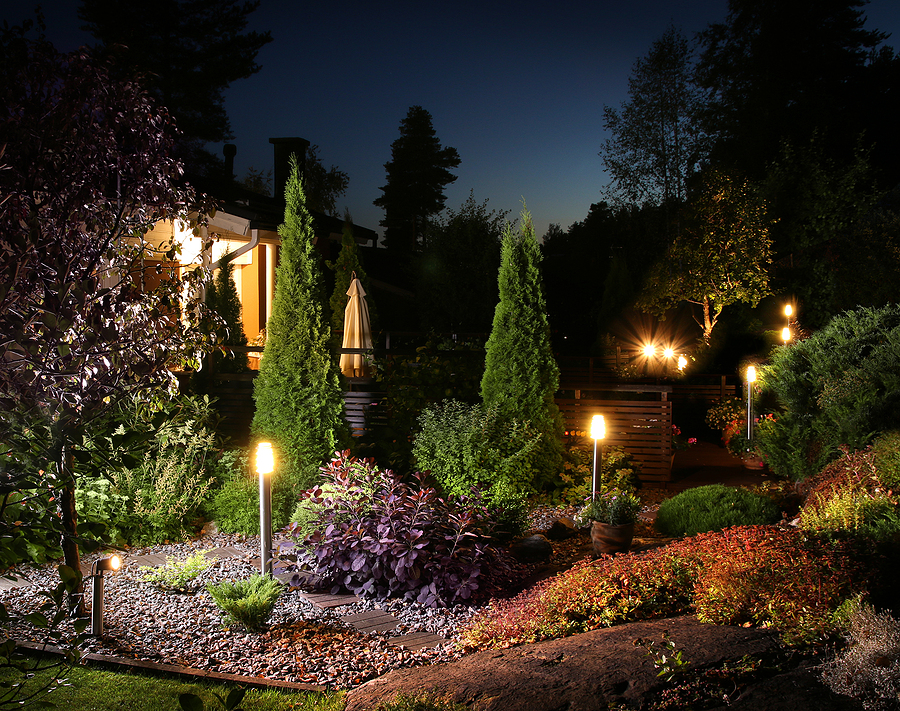 What Kinds of Outdoor Lighting Styles Are There?